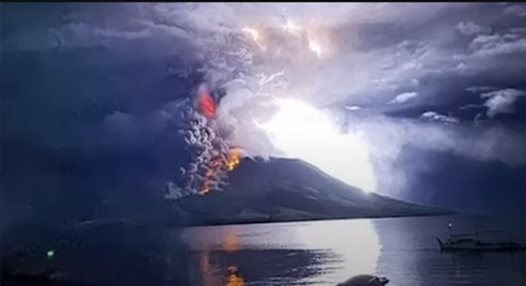 Massive Eruption Of Ruang Volcano In Indonesia Triggers Evacuations ...